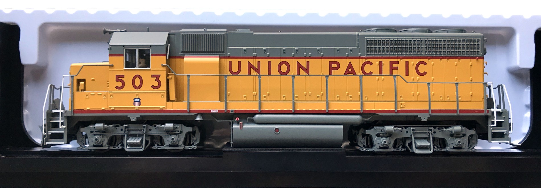 Atlas HO - EMD GP40, UP #503 - Series Silver: 10004021 - B52 Online