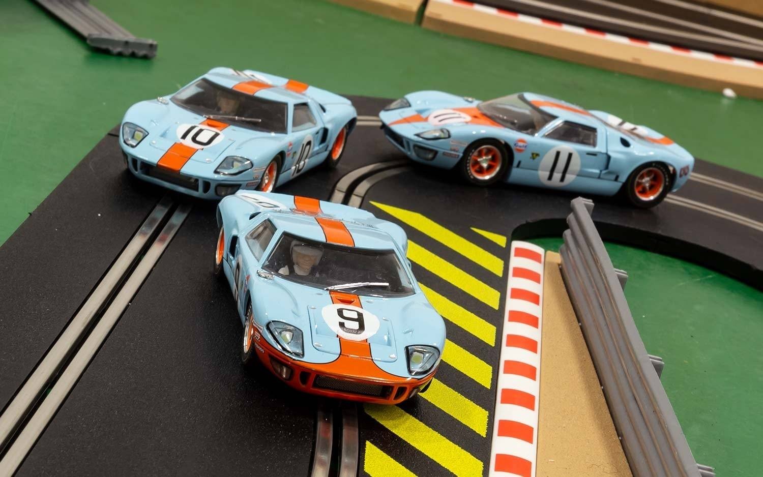 Scalextric - GT40 Gulf Le Mans Triple Pack: C3896A - B52 Online